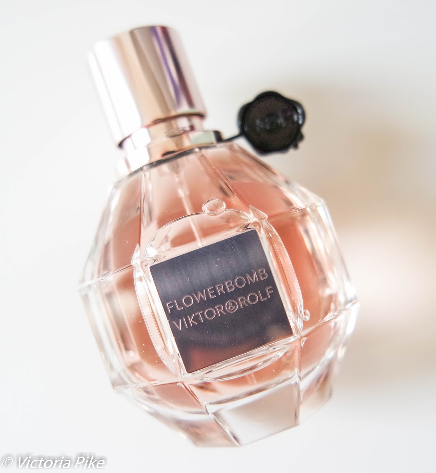 Rambles from my makeup box.: Viktor & Rolf - Flowerbomb.