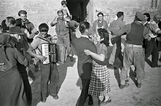 History in Photos: Dancing