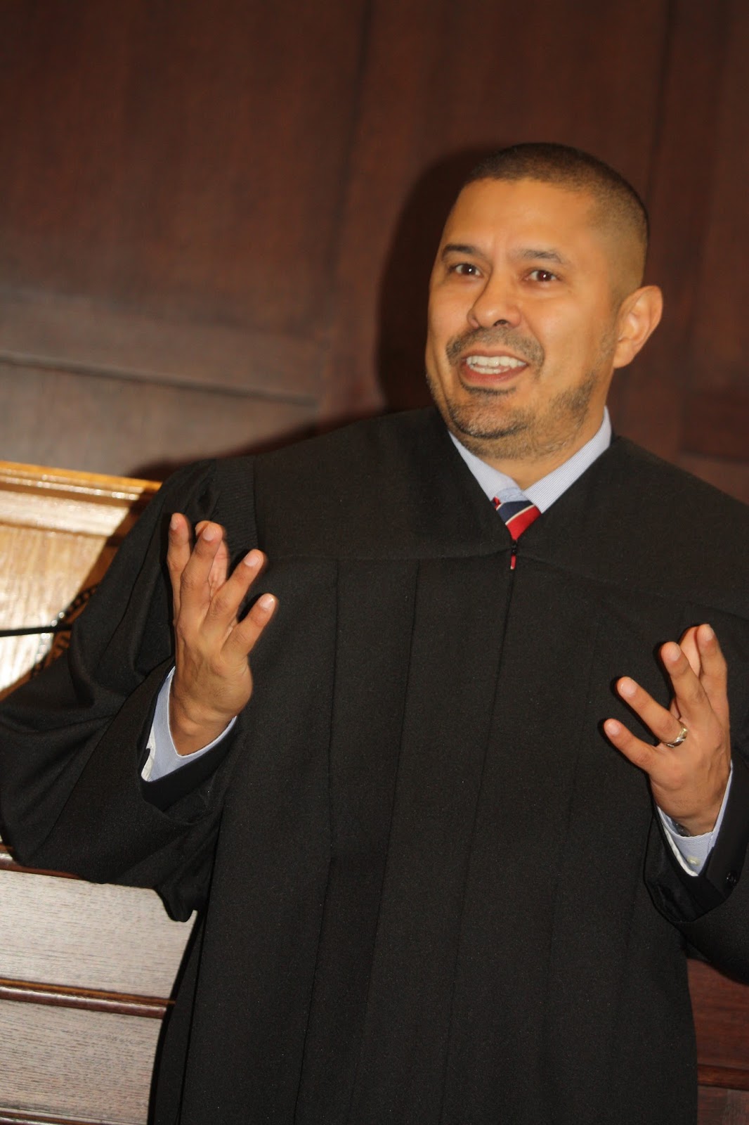 Walker Report - Shedding Light on Bexar County: Frank Castro is sworn ...