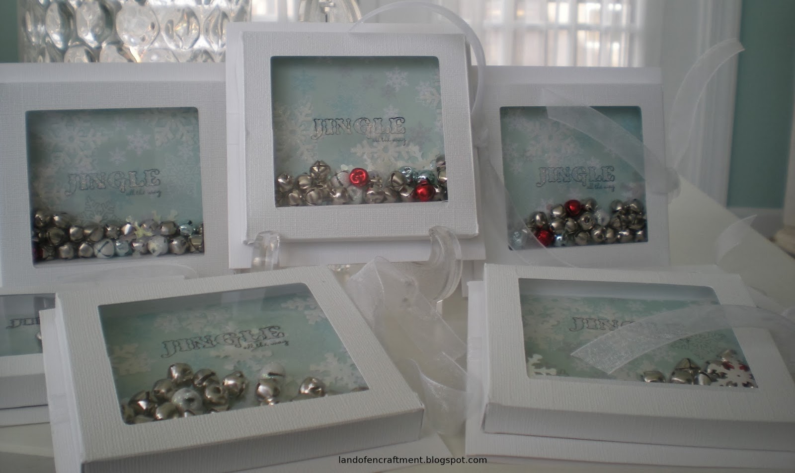 Land of Encraftment: Jingle Bell Shaker Box Invites!