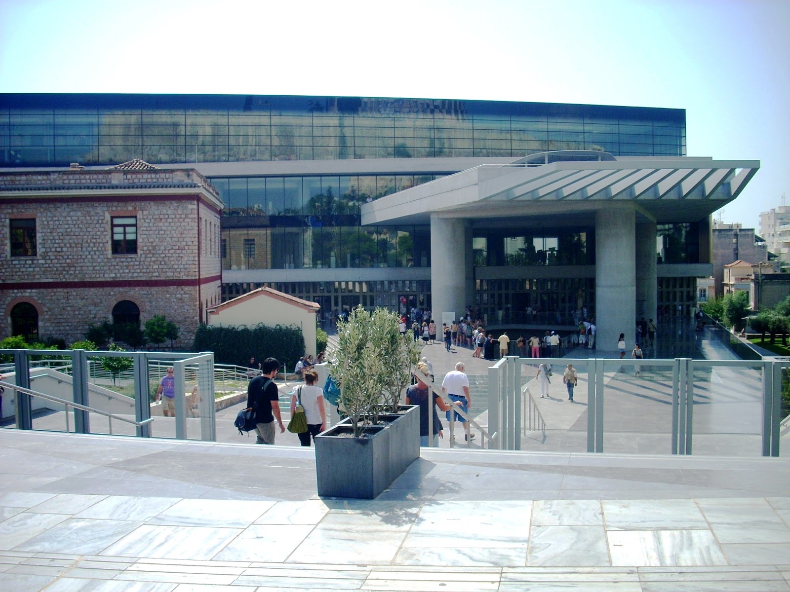 Metron Ariston: Plan of the Acropolis Museum of Athens