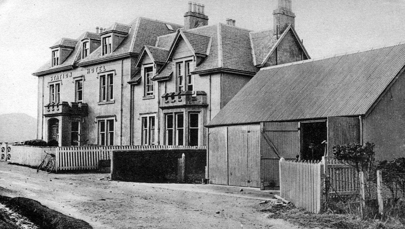 Tour Scotland: Old Photograph Station Hotel Morar Scotland