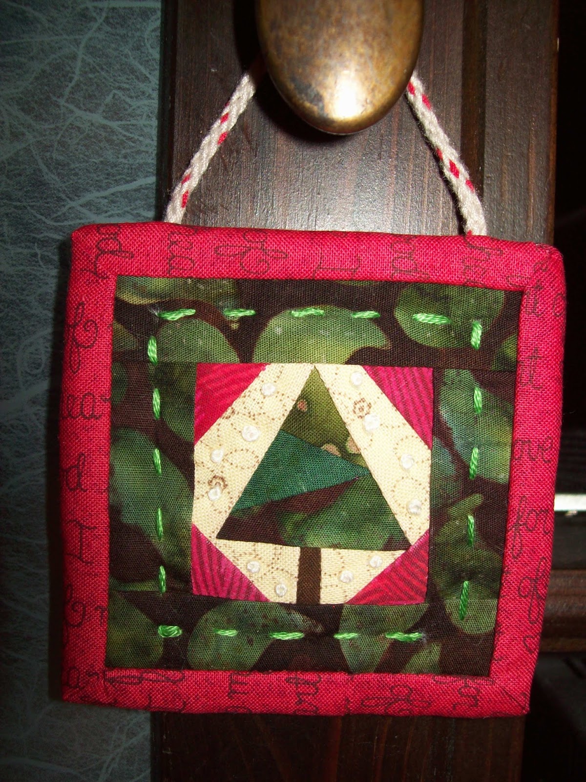 Cooler Quilts: Mini Quilted Christmas Tree Decoration