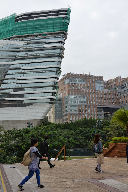 井中之居: PolyU Innovation Tower Close to Completion