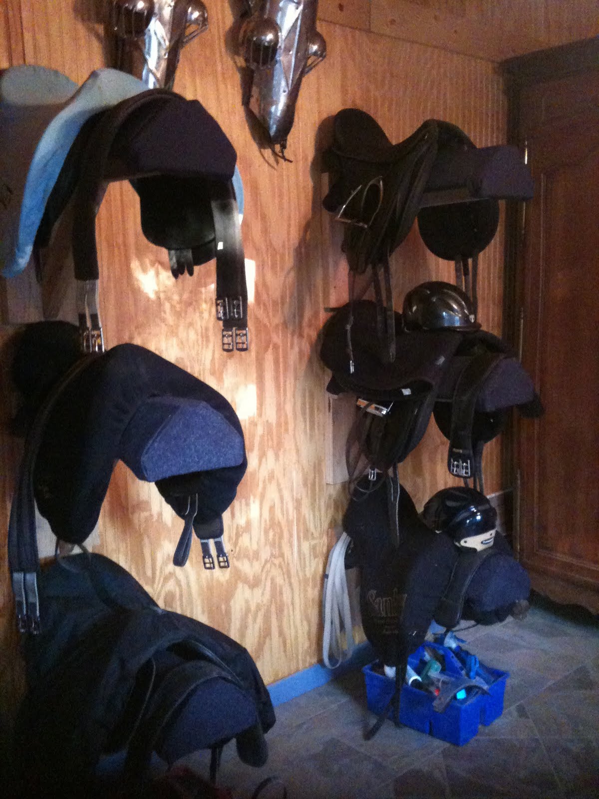 Best Woodworking Plans Book: How To Build A Wooden Saddle Rack Wooden Plans