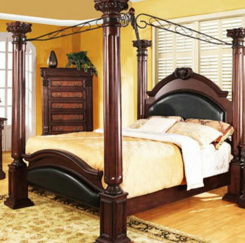 MY Farmhouse Charm: Column Bed with a View