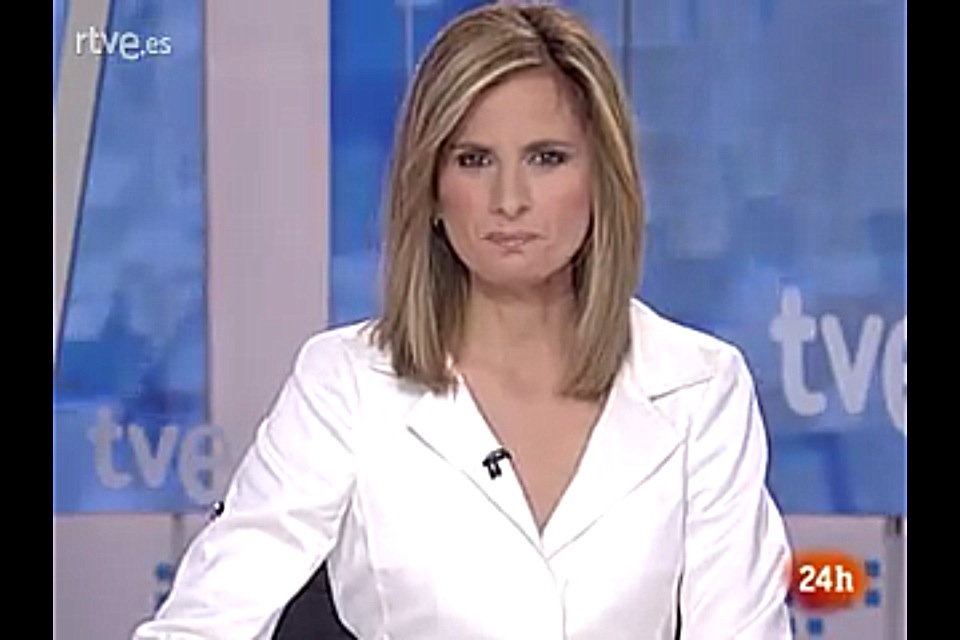 vuesalatele: 2011 12 05 @06H30 - ANA ROLDAN - TVE 24H - TELEDIARIO