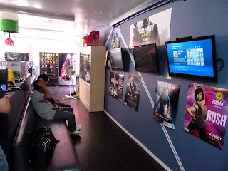 Things To Do In Los Angeles: World 8 What A Video Game Store Should Be