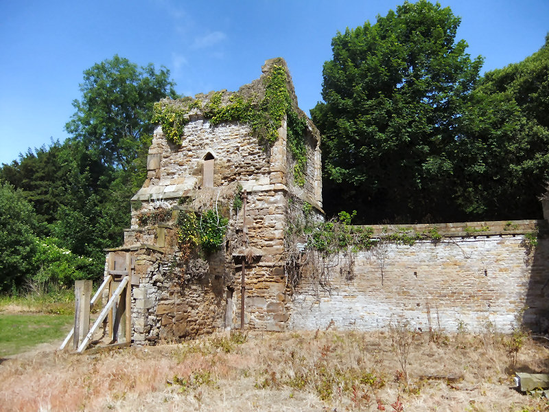 Photographs Of Newcastle: Ravensworth Castle