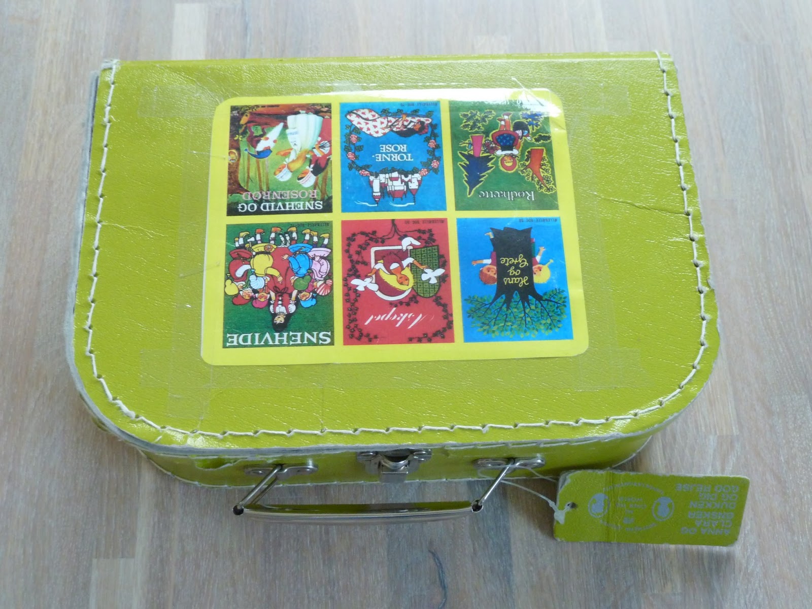 Family FECS: Montessori Activity: Story-Telling From A Suitcase