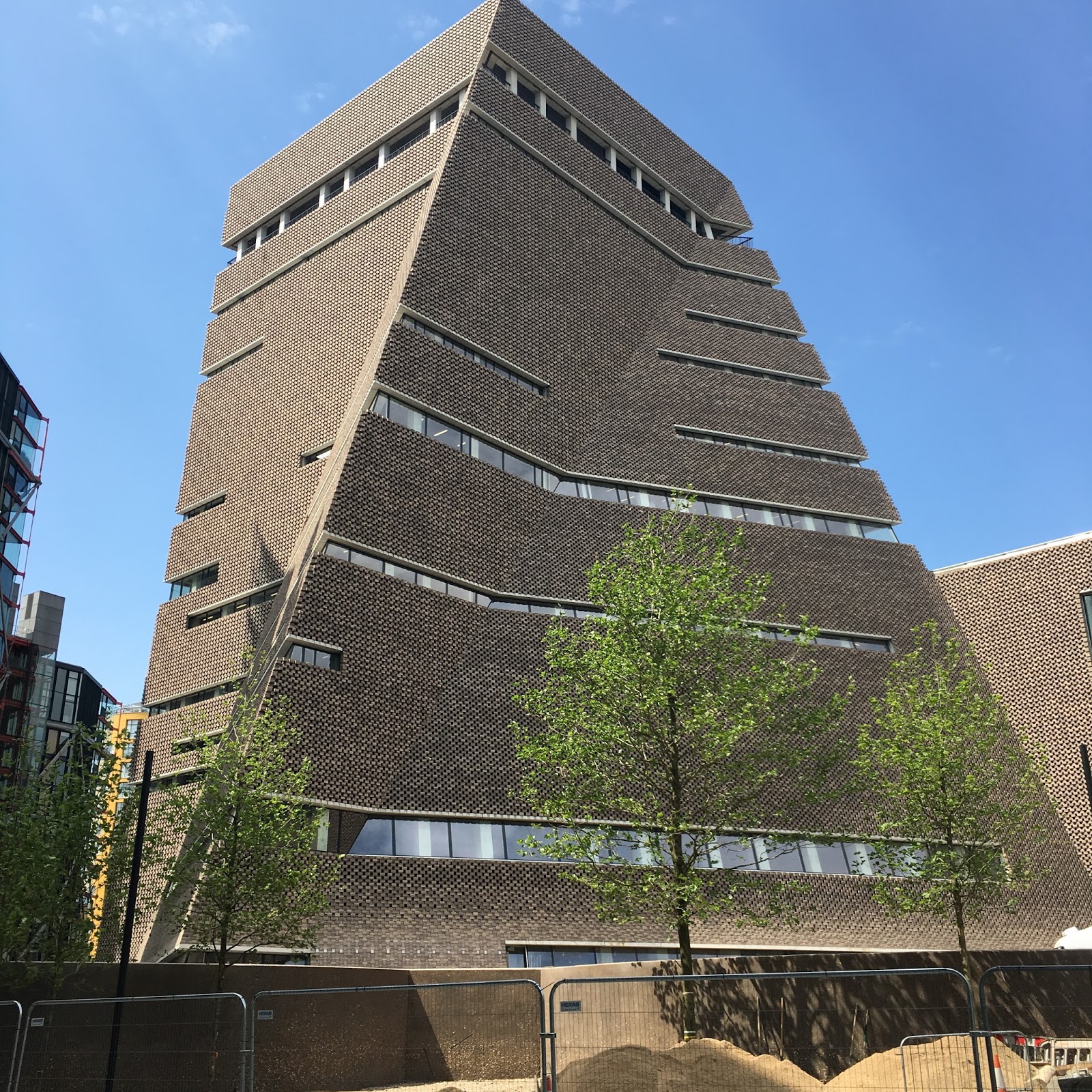 London Living @ It's Your London: The new Tate Modern opens in London