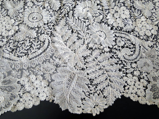 Buyer & Seller of Antique Lace, Fine Linens, Vintage Clothing, Haute ...