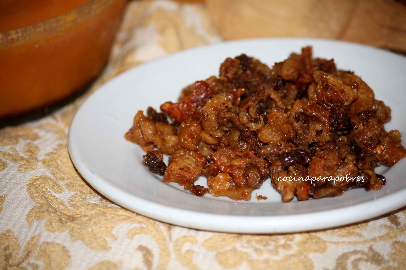Chicharrones y manteca colorá, receta paso a paso