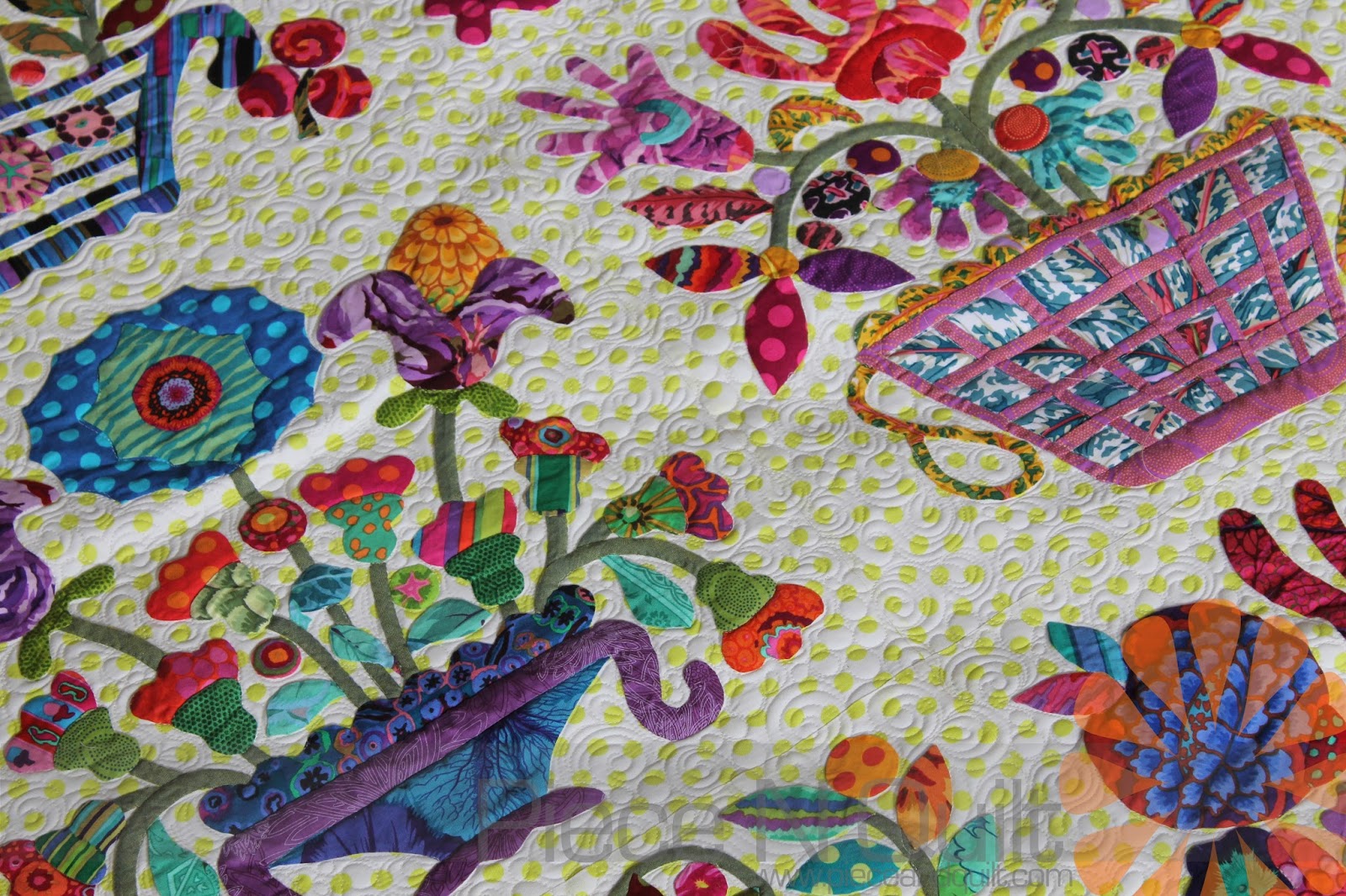 Piece N Quilt: Amazing Applique - Custom Machine Quilting by Natalia Bonner