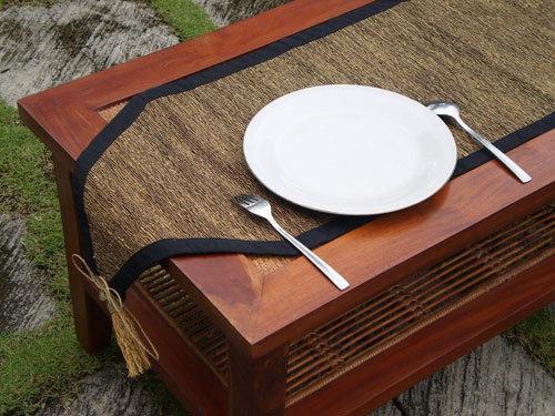 Bali Art and craft: Table Runner (Akar wangi)