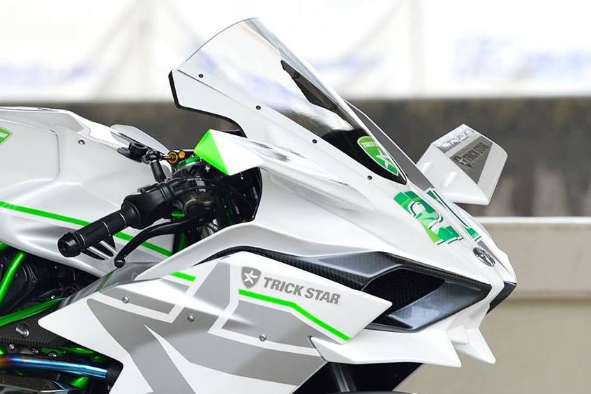 Modifikasi Kawasaki Ninja H2R berwarna putih oleh Trickstar Racing ...