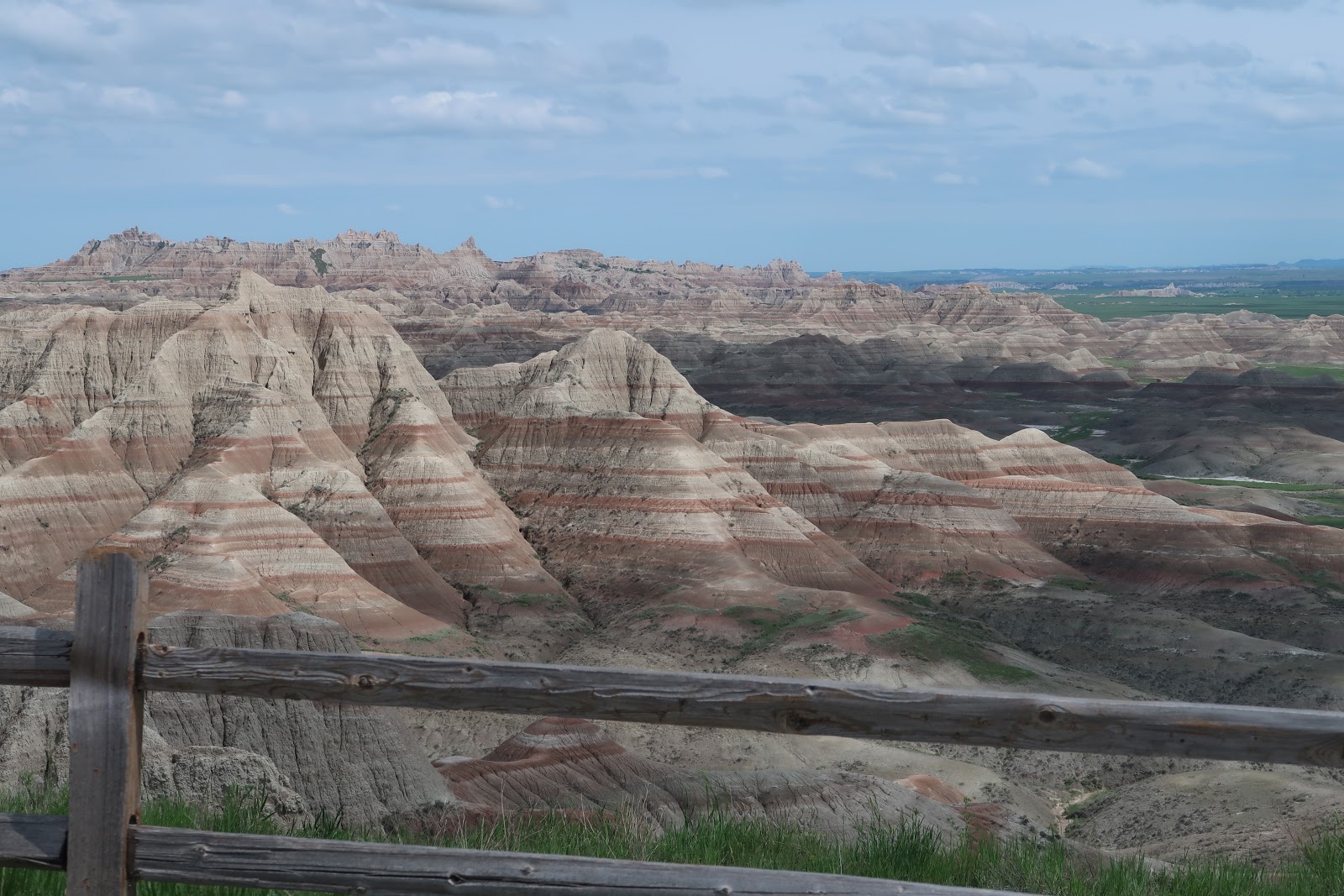 Two Utah Gypsies - RVing National Sites in the US: Badlands National Park