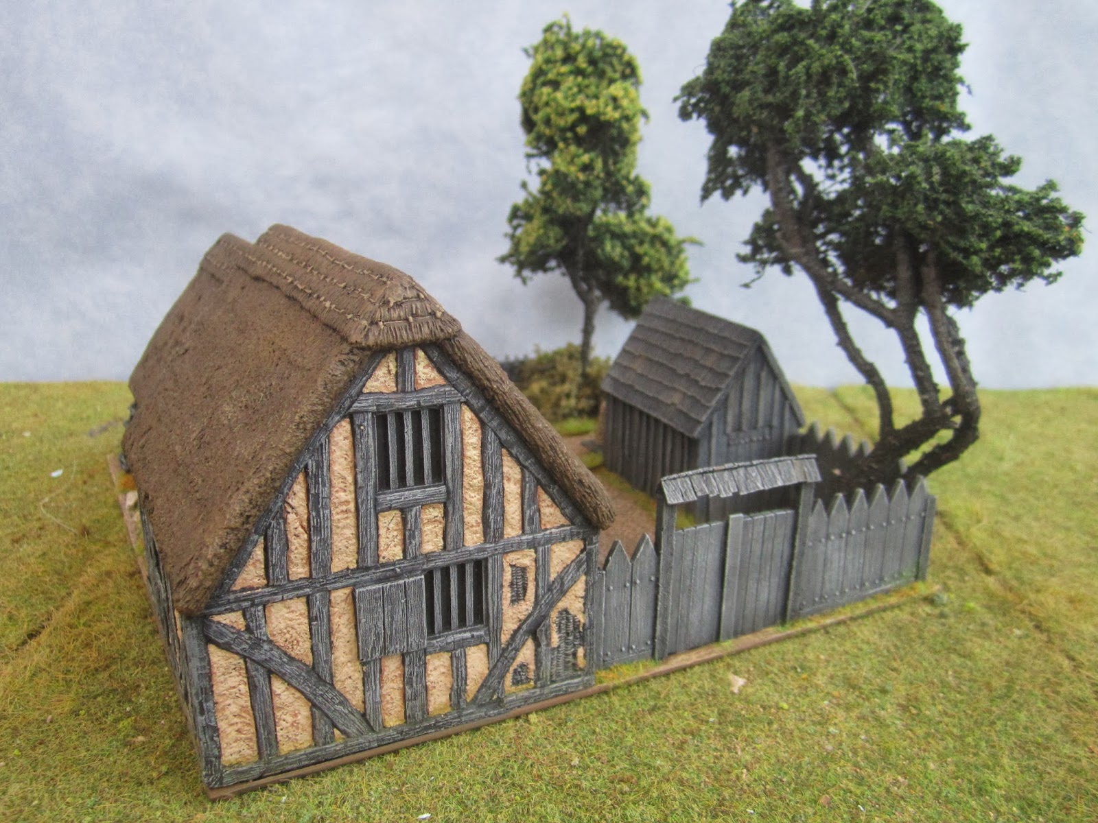 Harness and Array: Medieval cottage - completed.