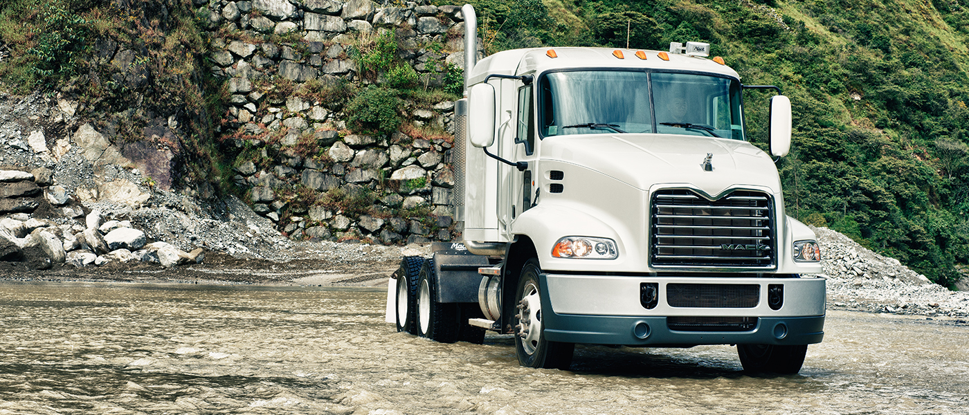 DIECIOCHO RUEDAS: BOLIVIA EL NUEVO MERCADO MACK EN LATINOAMÉRICA