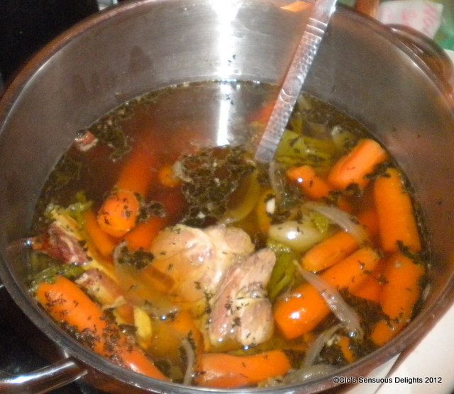 Clo's Sensuous Delights: Potée Au Chou Vert Frisée Avec Collet de Porc ...