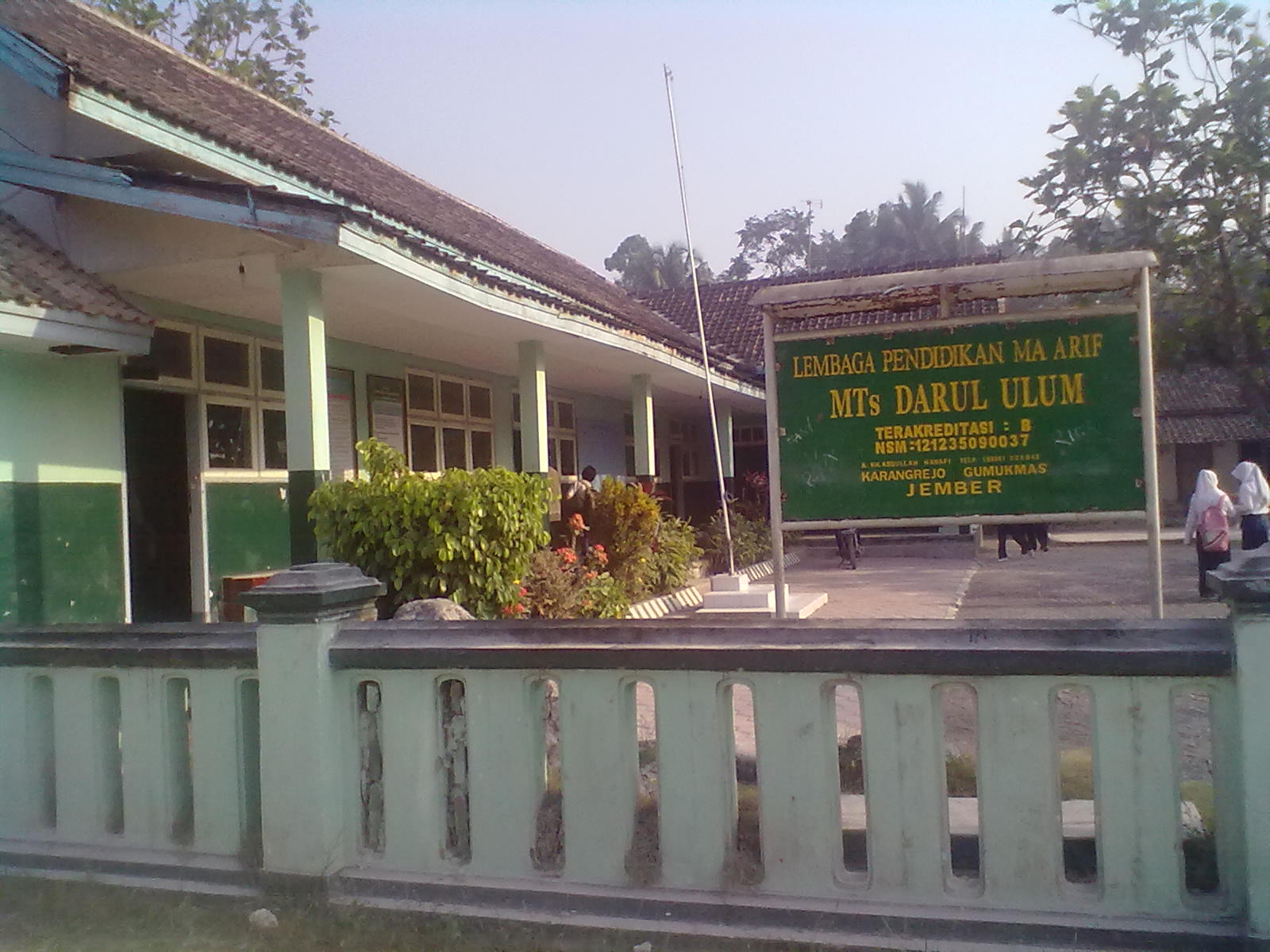 MTs DARUL ULUM GUMUKMAS: GALERI GEDUNG MADRASAH