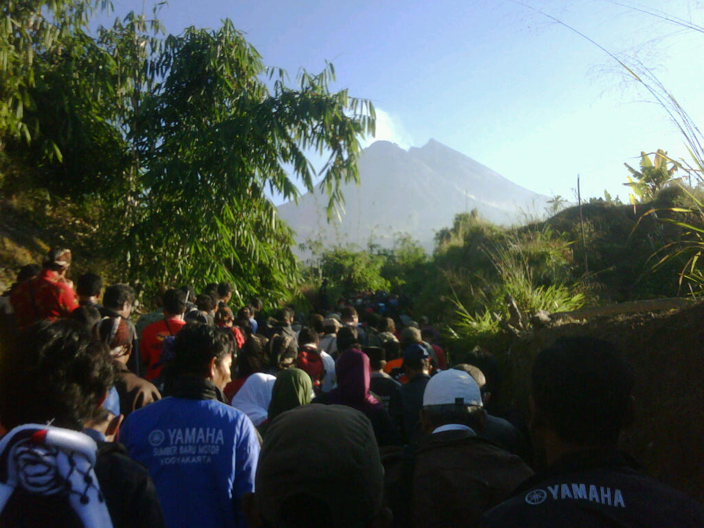 Petualangan Veri: The Labuhan Ceremony in Mt Merapi