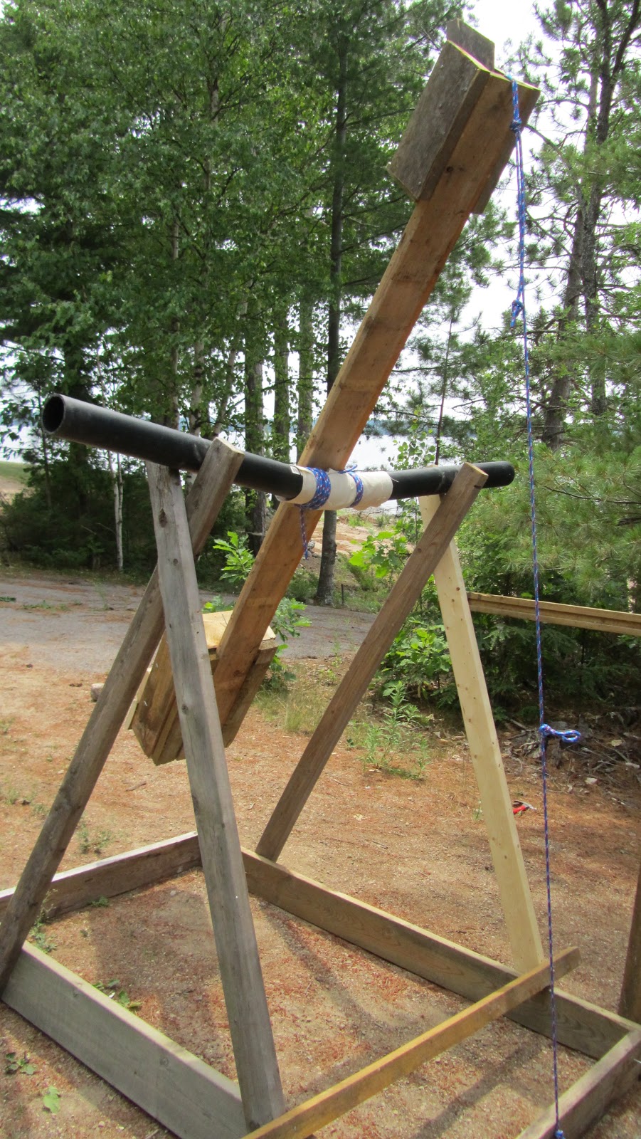 Stup1dN00bs: Homemade Catapult!