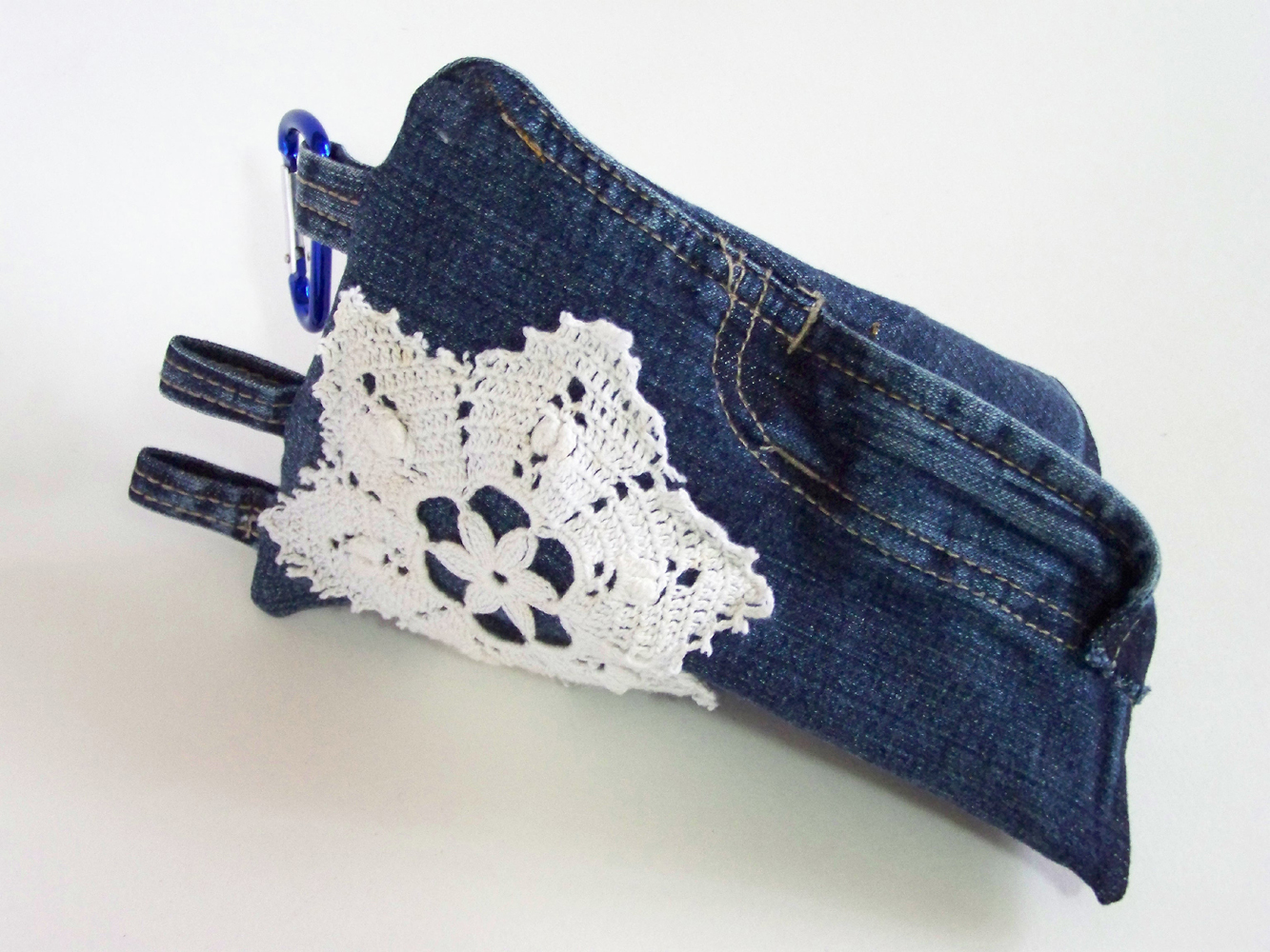 Craft tutorial - Humbug denim pencil case from recycled jeans