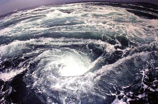 PLANETA ANFIBIO.: REMOLINO SUCCIONA TODO A SU PASO. !!!IMPRESIONANTE!!!