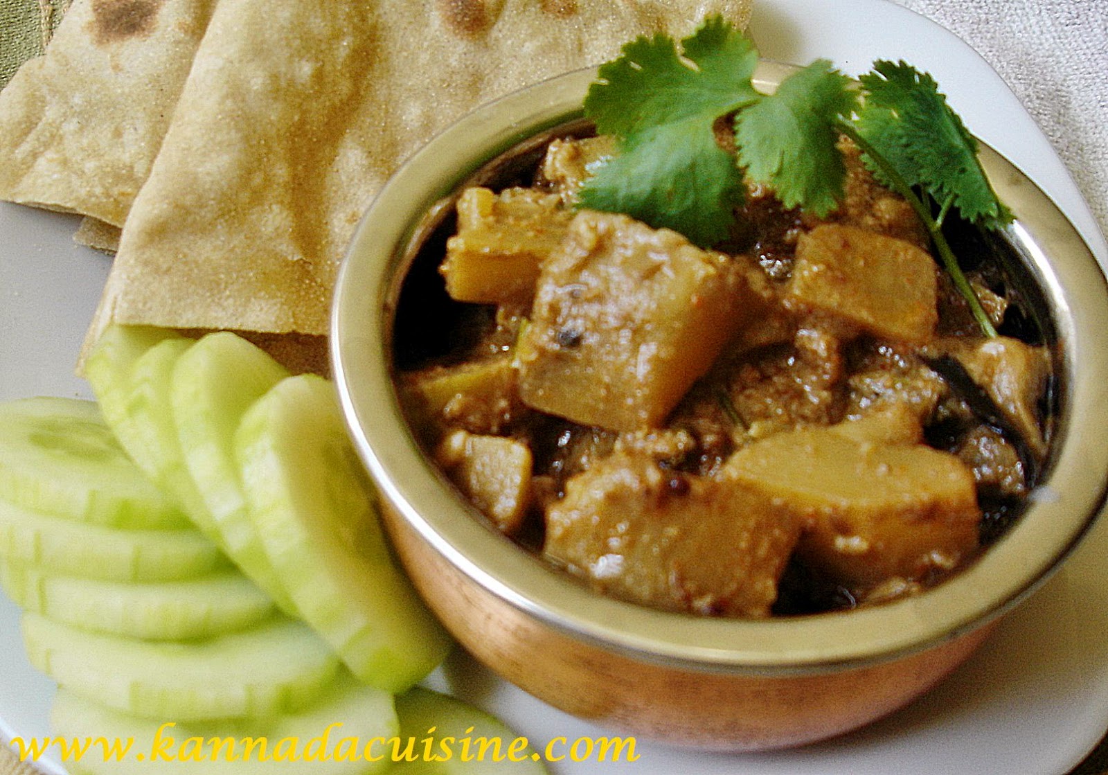 KANNADA CUISINE: Sorekai (Lauki, Ghiya, Doodhi, Bottle gourd) Salan