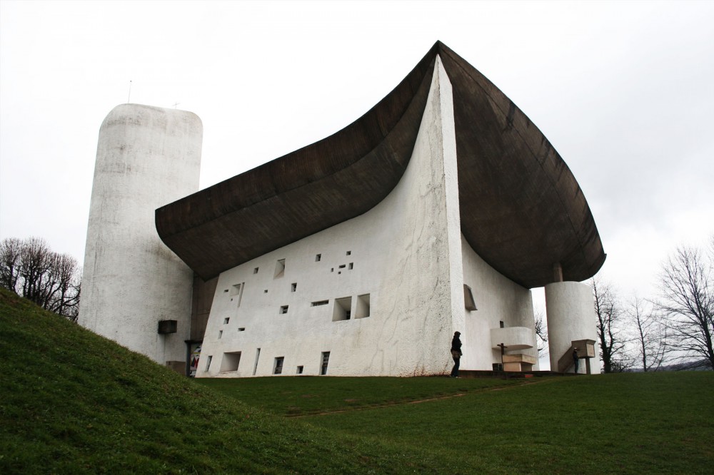 Marzua: Ronchamp, 1954 por Le Corbusier