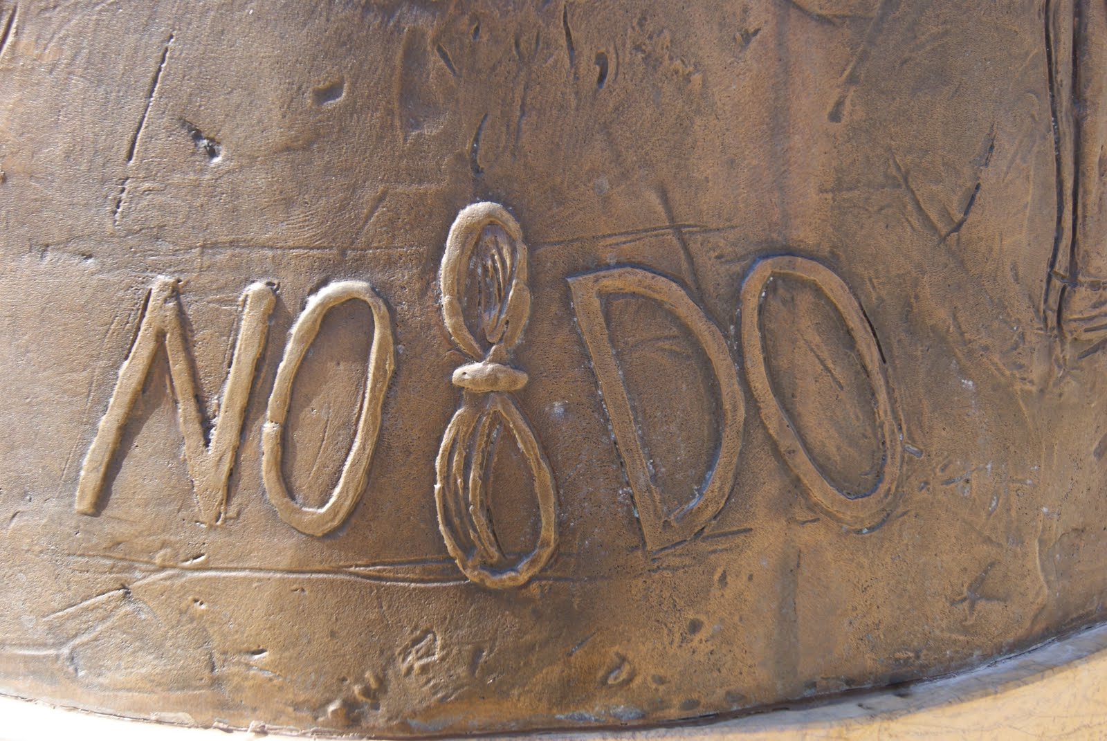 Leyendas de Sevilla: La leyenda sobre el origen del NO∞DO (actualización).