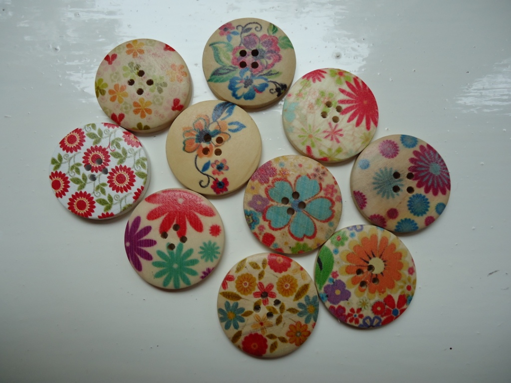 A Playful Stitch: Button Swap!