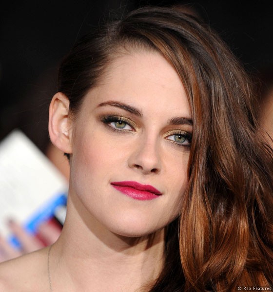 10 STRIKING CELEBRITIES WITH SMALLER EYES!