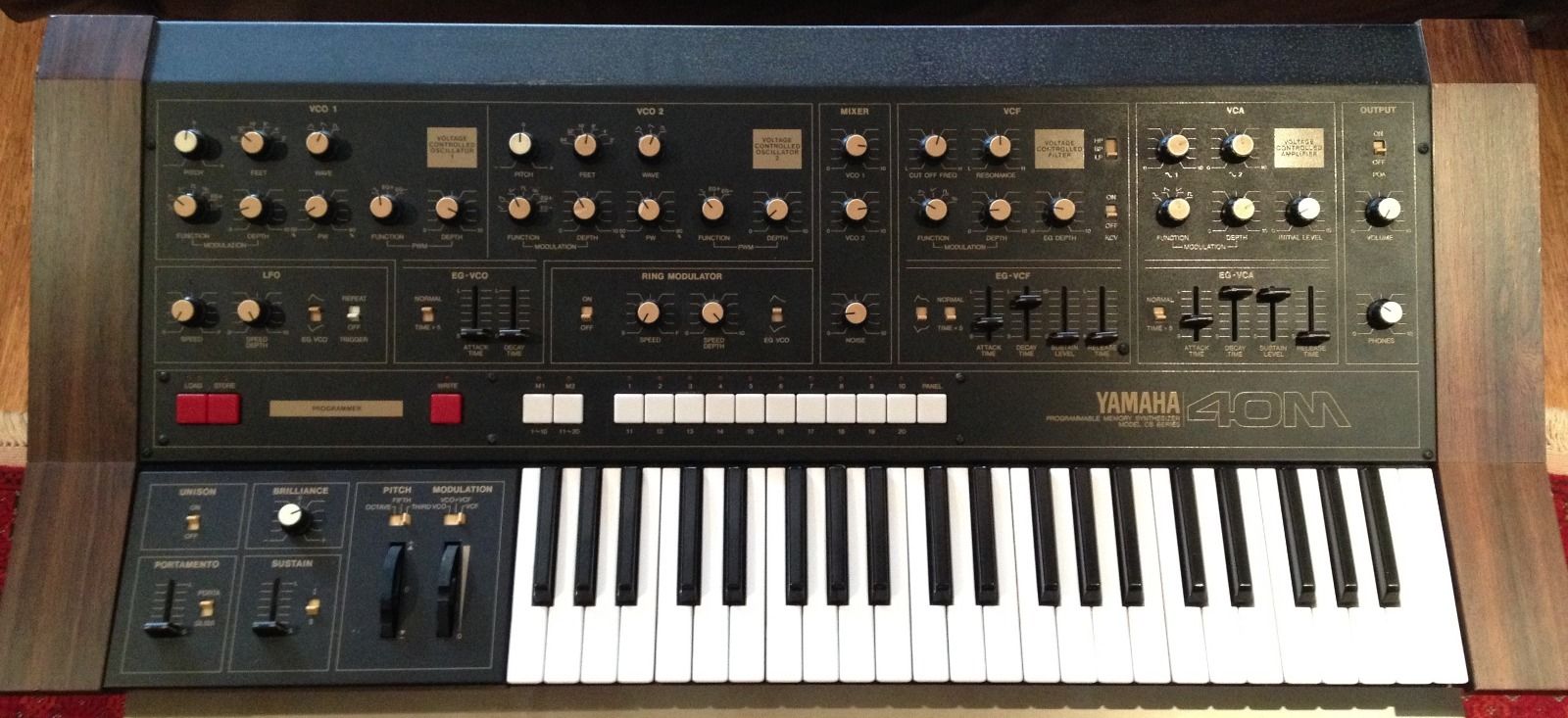 MATRIXSYNTH: Yamaha CS-40m Vintage Analog Duophonic Synthesiser SN 1390