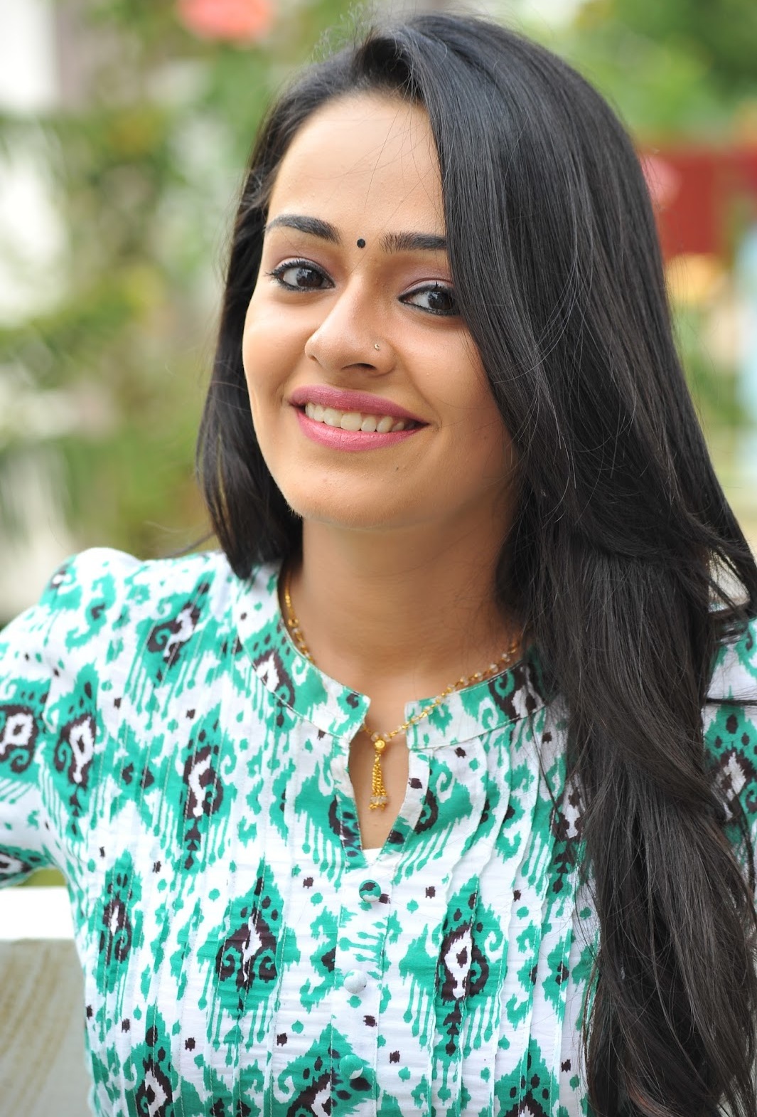 CAP: Apoorva Arora Photos in Ee Peddollunnare Movie