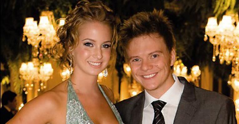 FONTE QUE É NOTÍCIA: ANA CAROLINA LAGO SE DIVORCIA DE MICHEL TELÓ