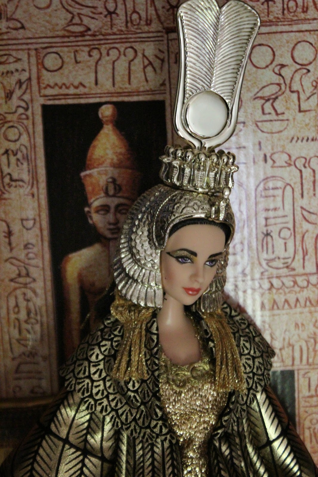 PLANET OF THE DOLLS: Doll-A-Day 158: Elizabeth Taylor as Cleopatra