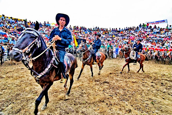 Fascinating Humanity: Scenes Of An Ecuador Rodeo