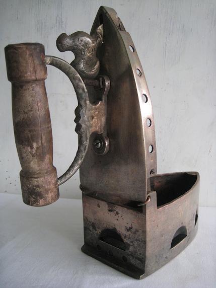 TOKO ANTIEK RETRO: VINTAGE SETRIKA KUNO JADUL AYAM JAGO DARI BESI ...