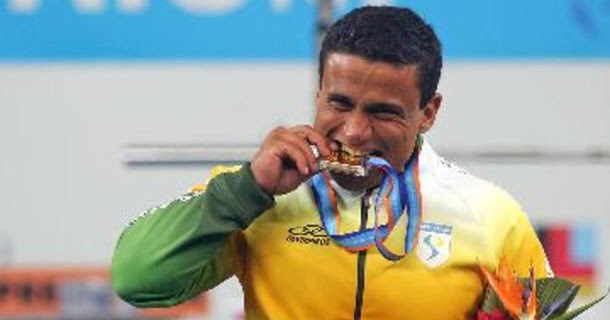 Entrevista/Perfil de Alex Whitaker