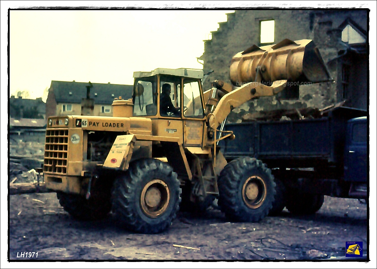 Bagger Galerie Construction Machines: IHC Payloader 65HC Radlader ...