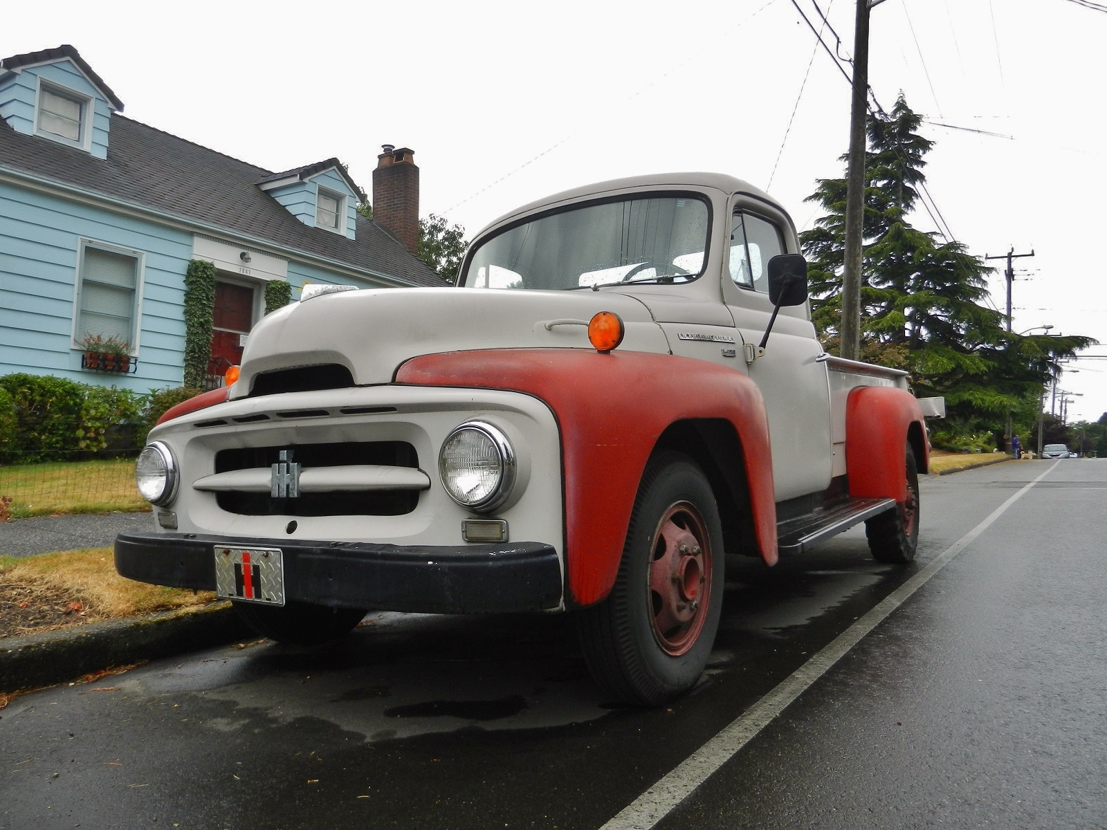 Seattle's Parked Cars: 1952 International R-120