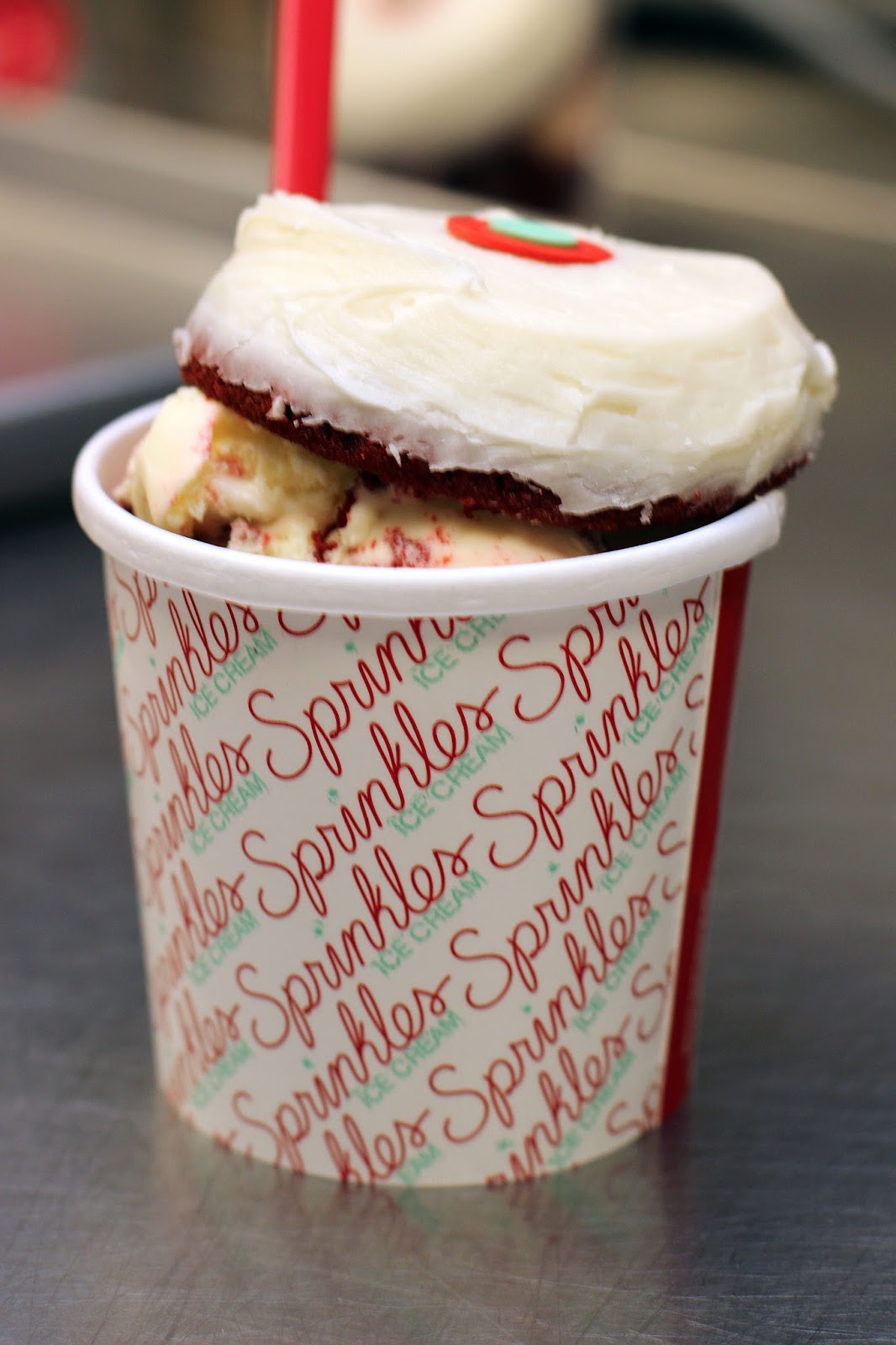 Chicago Eats: Red Velvet Sprinkles Sundaes | chicago foodie girl