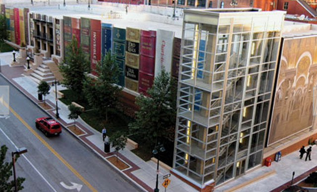 The Community Bookshelf in Kansas City ~ Sustainable Diary