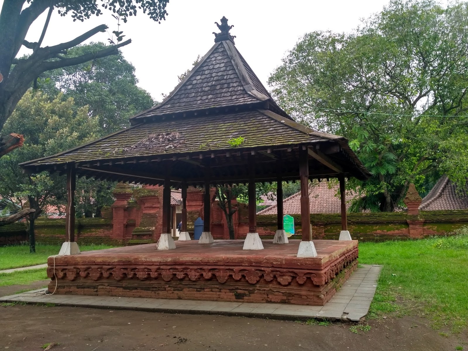 Wisata Sejarah Keraton Kasepuhan Cirebon | Paradigma Bintang