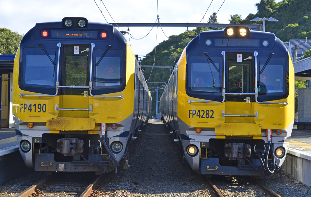 Wellington Daily Photo: #2100 ... Two Trains