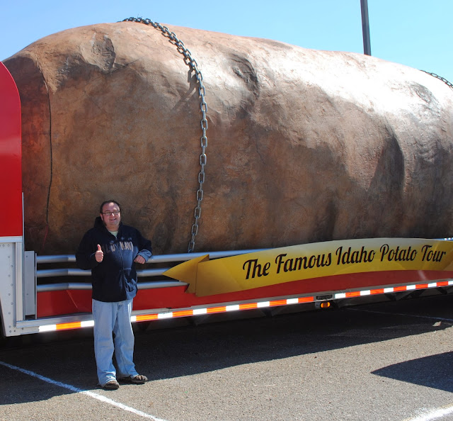 The Carpetbagger: The World's Largest Potato