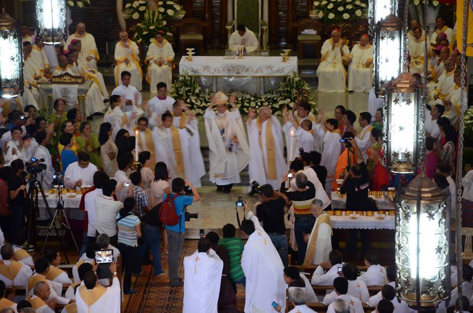 RORATE CÆLI: (UPDATED) The Bishop as the Chief Liturgical Dancer of his ...