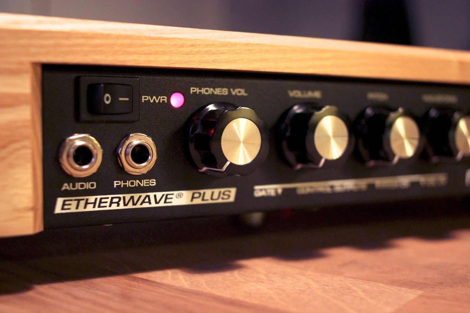 MATRIXSYNTH: Moog Etherwave Plus Theremin + Extras SN 0004